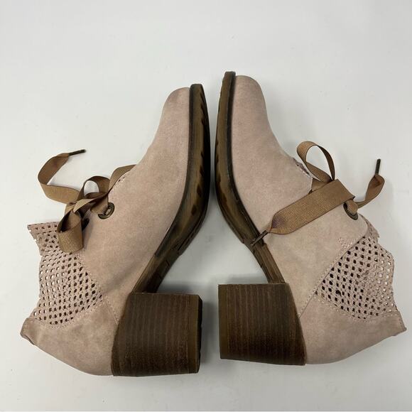 Casta | Shoes | Sundance Casta Suede Rosa Boots Lace Up Block Heel ...